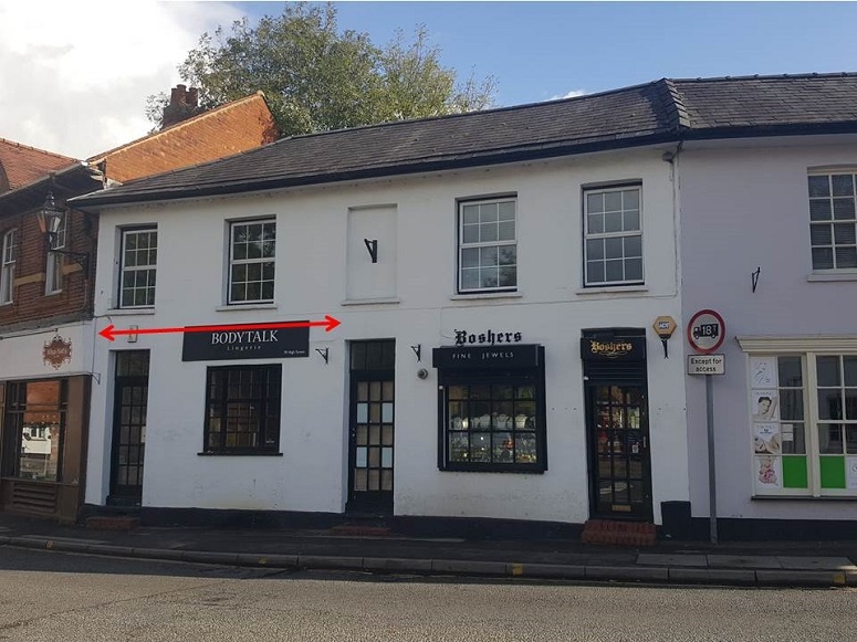 70 High Street, Chobham, Surrey, GU24 8LZ